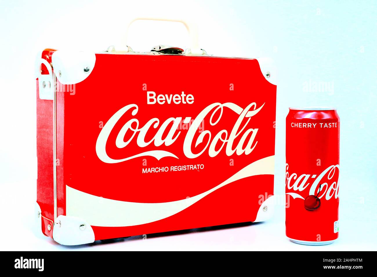 Can coca cola cherry coke coca cola -Fotos und -Bildmaterial in hoher ...