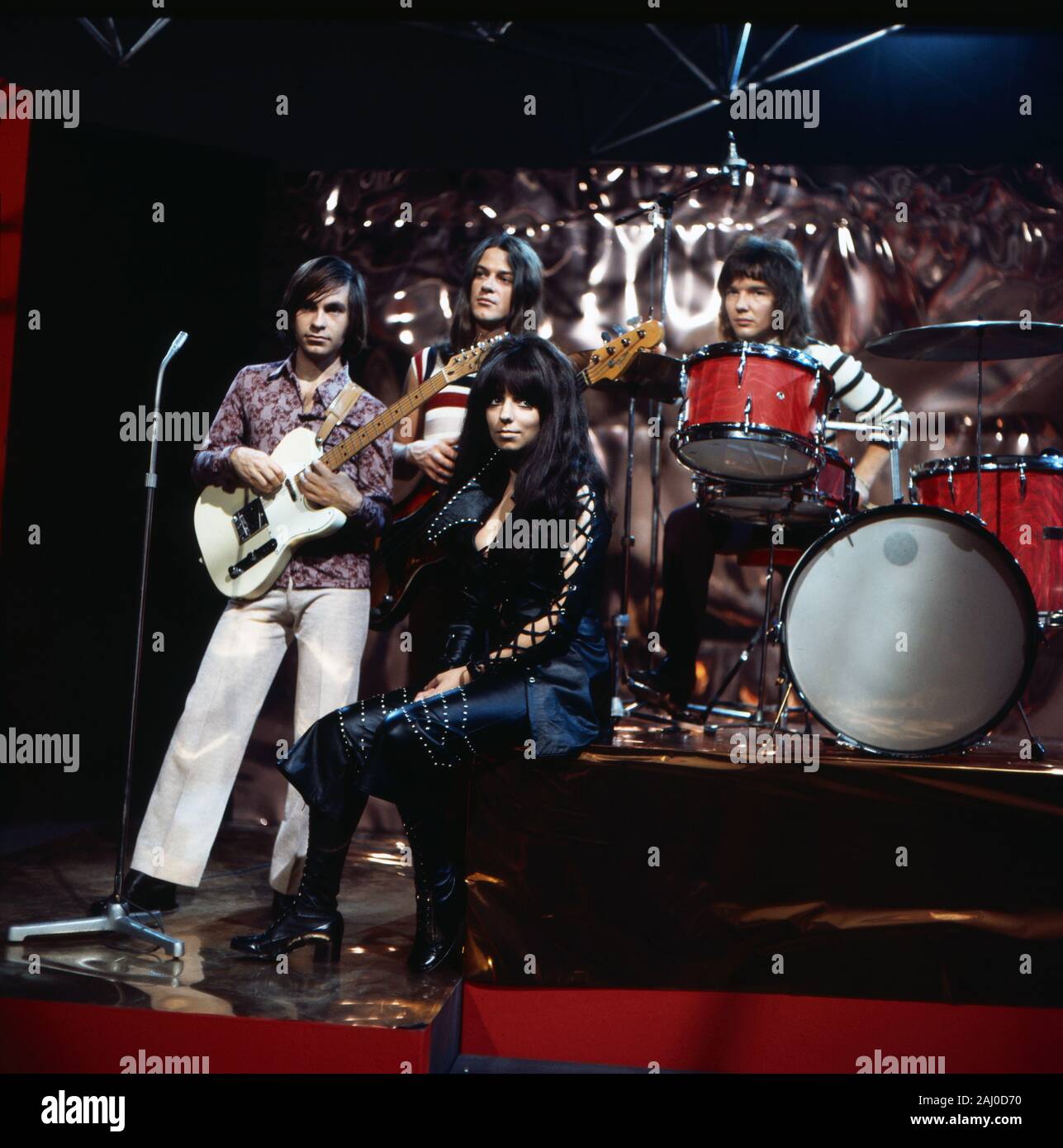 Shocking blue band -Fotos und -Bildmaterial in hoher Auflösung – Alamy