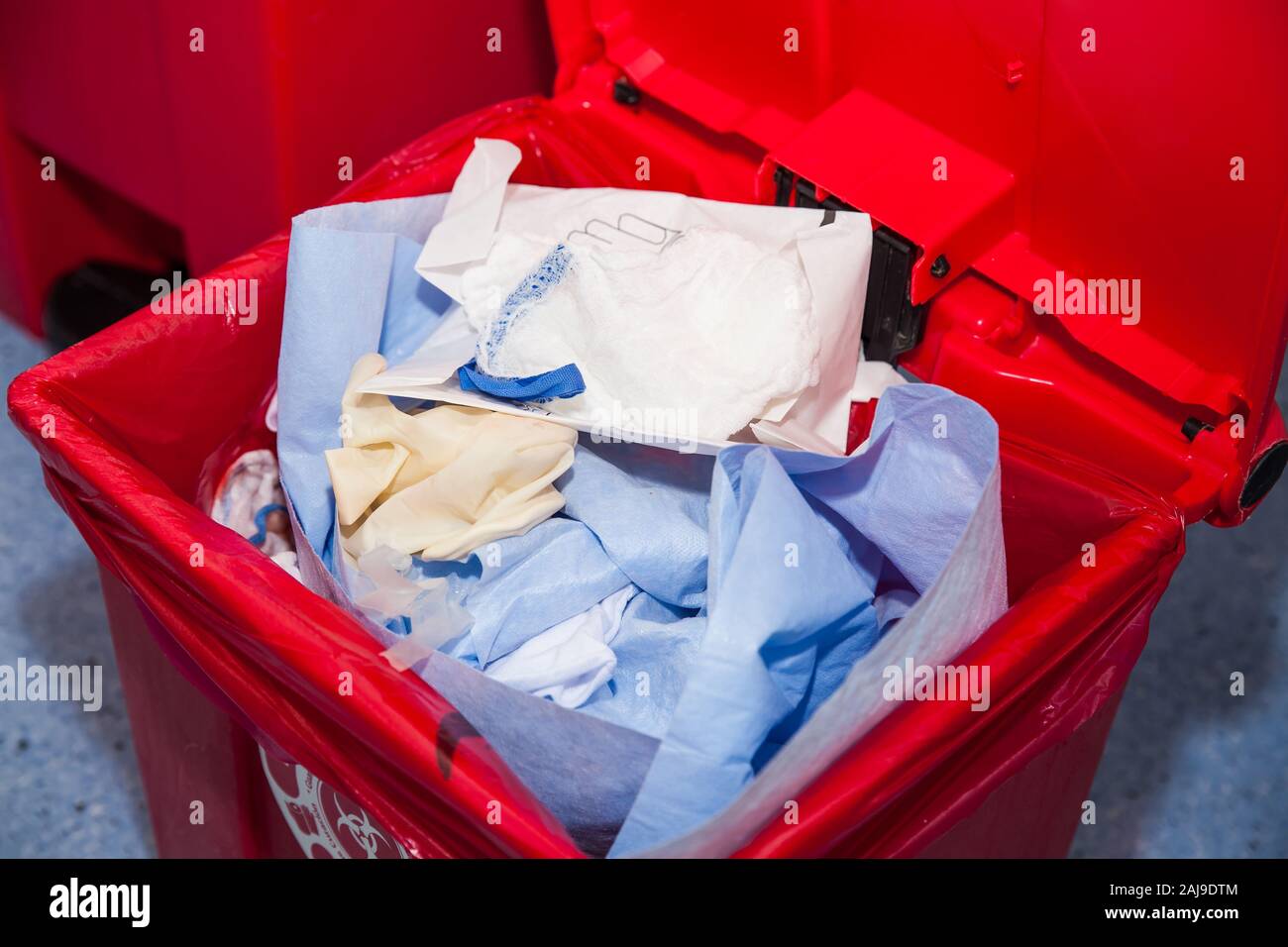 Hospital waste bag -Fotos und -Bildmaterial in hoher Auflösung – Alamy
