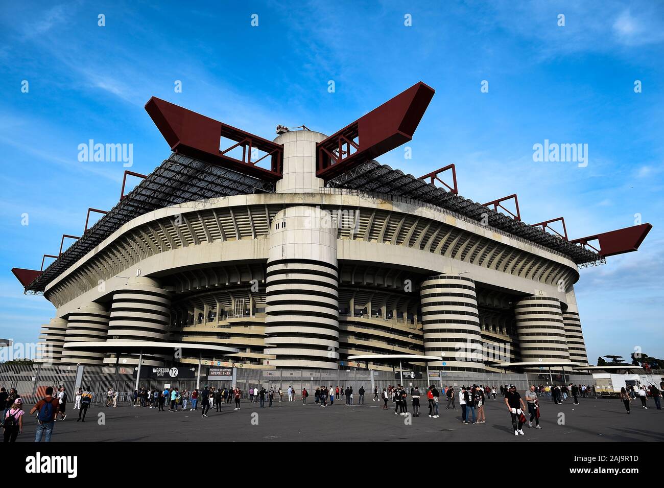 Inter ac milan stadium san -Fotos und -Bildmaterial in hoher Auflösung ...