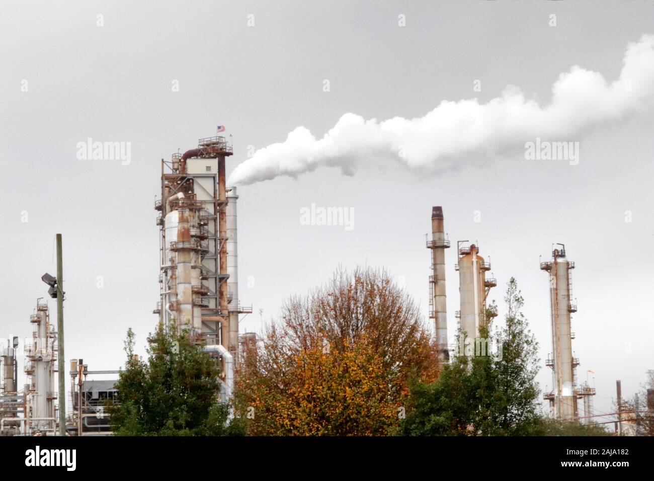 Erdöl raffinieren -Fotos und -Bildmaterial in hoher Auflösung – Alamy