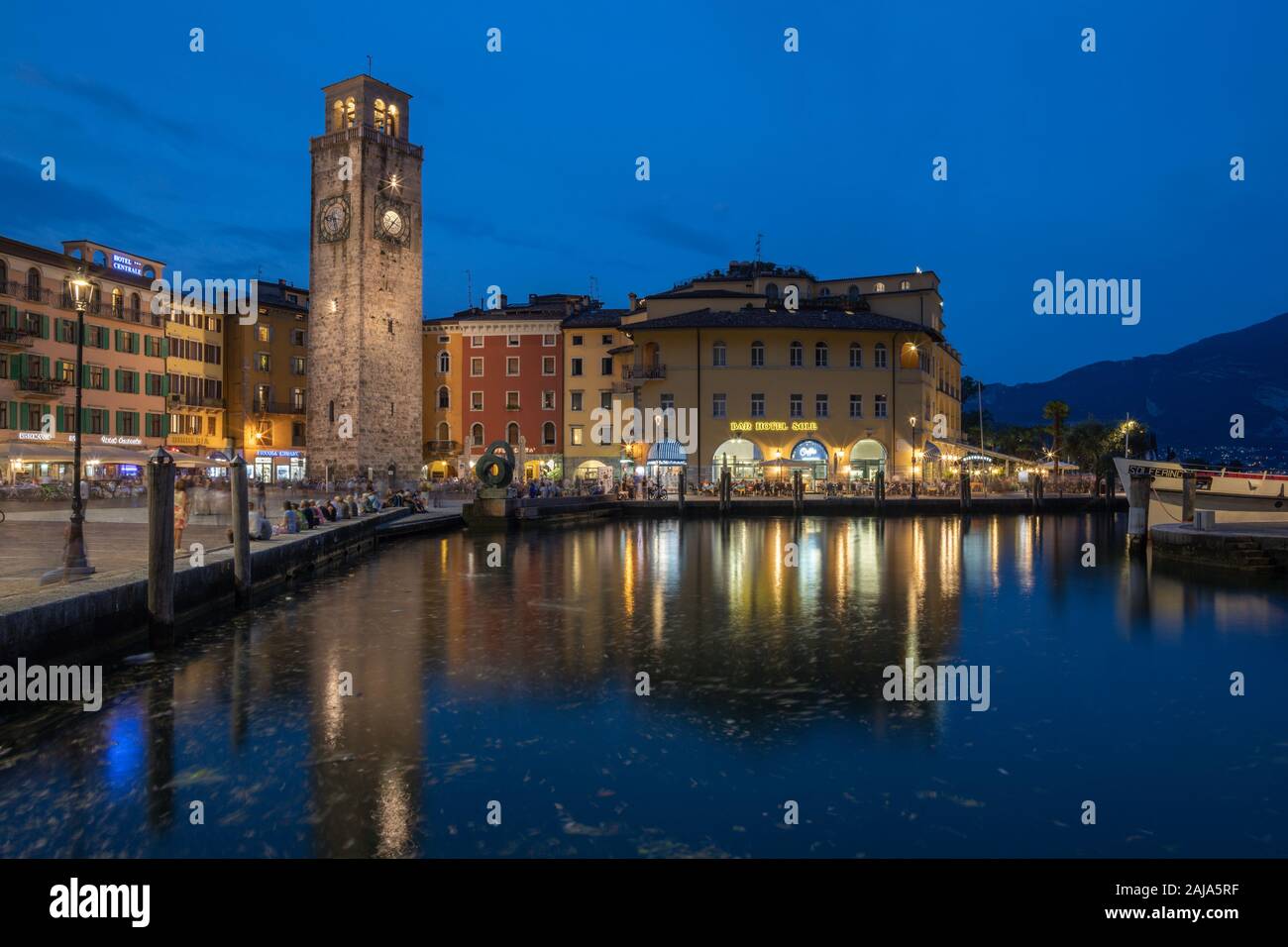Garda Stadt Stockfotos und -bilder Kaufen - Alamy