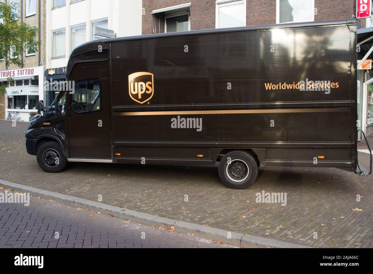 Ups lkw lkw vereinigter paketdienst -Fotos und -Bildmaterial in hoher ...