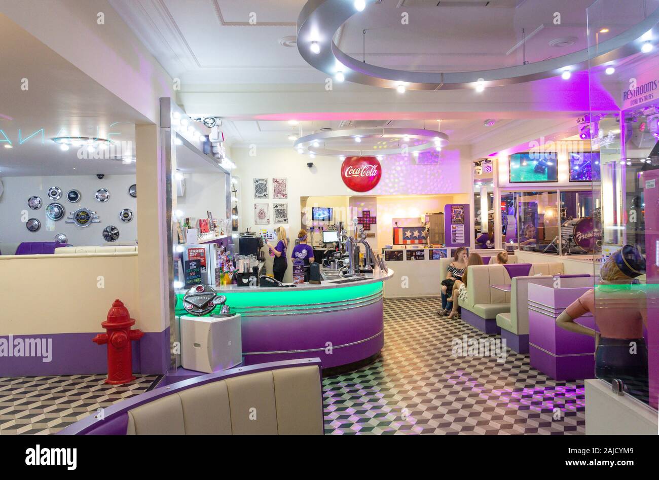 Promenade bar -Fotos und -Bildmaterial in hoher Auflösung – Alamy