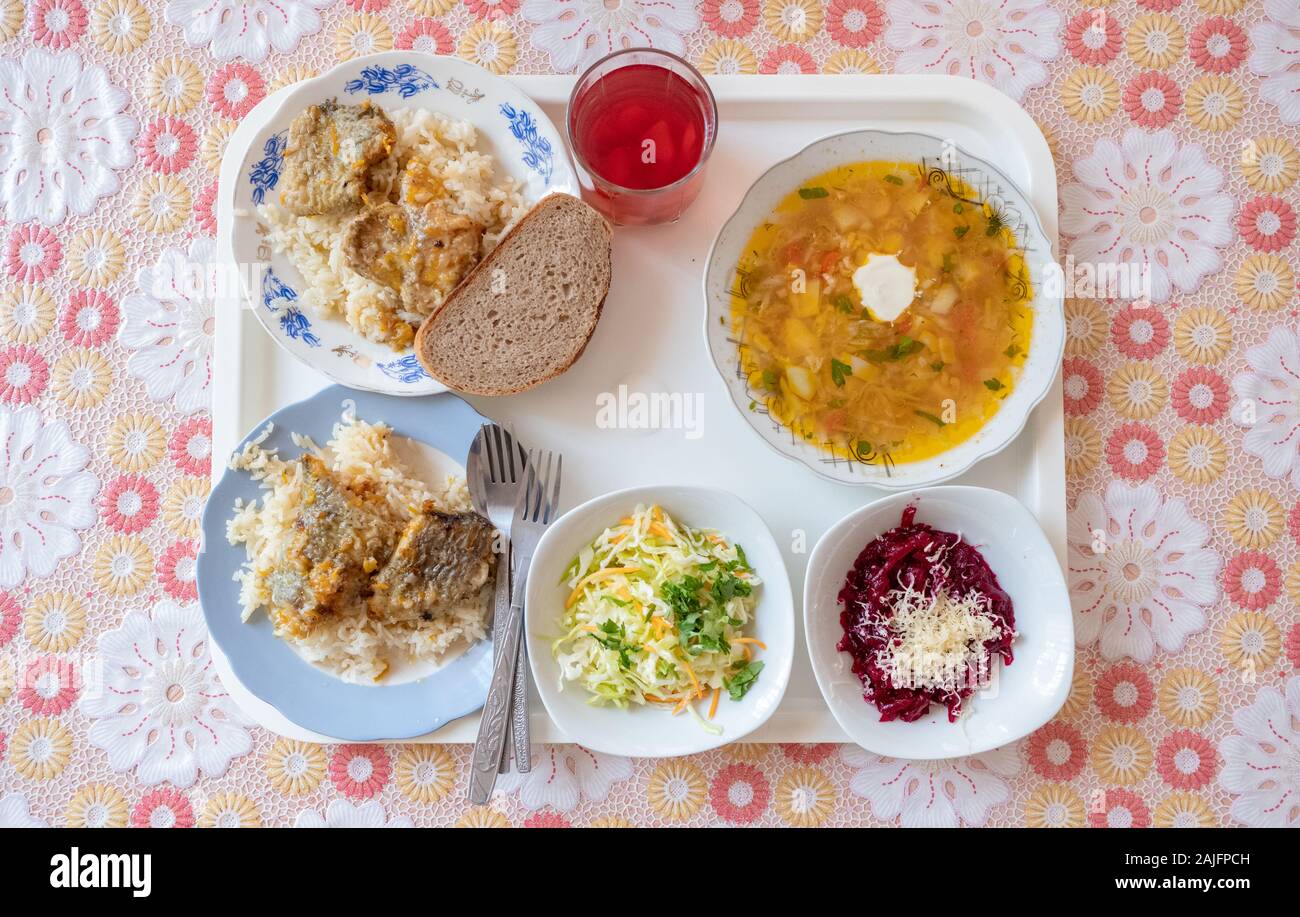 Kantine essen -Fotos und -Bildmaterial in hoher Auflösung – Alamy