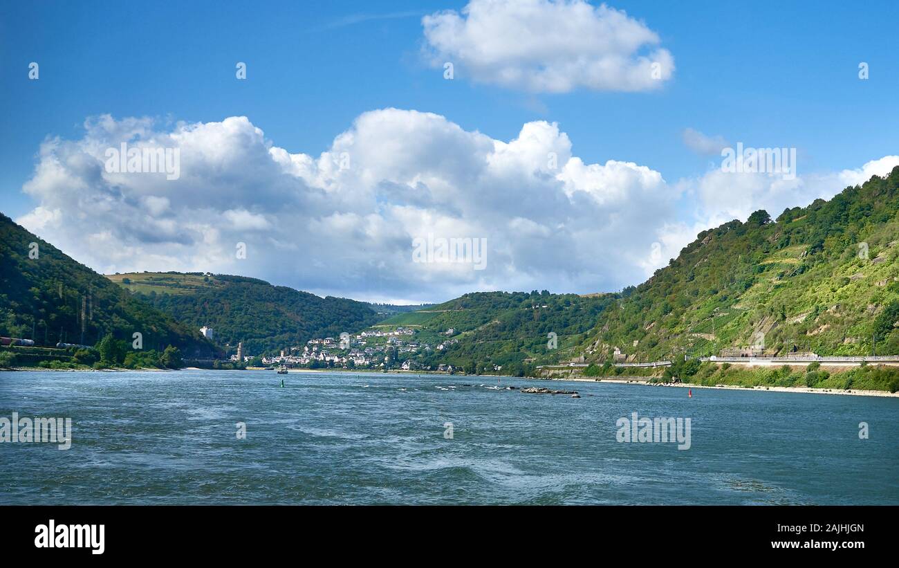 Niedrigwasser im mittleren rhein -Fotos und -Bildmaterial in hoher ...