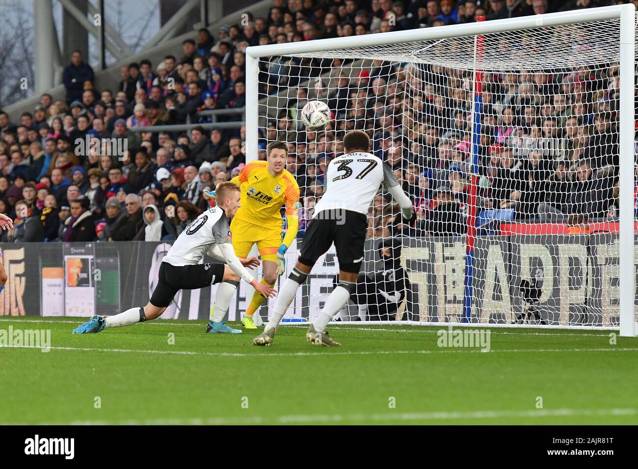 London, Großbritannien. 5. Januar 2020. Jayden Bogle von Derby County ...