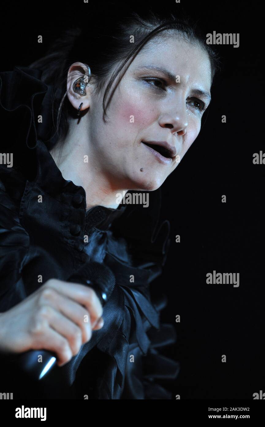 Italian singer elisa -Fotos und -Bildmaterial in hoher Auflösung – Alamy