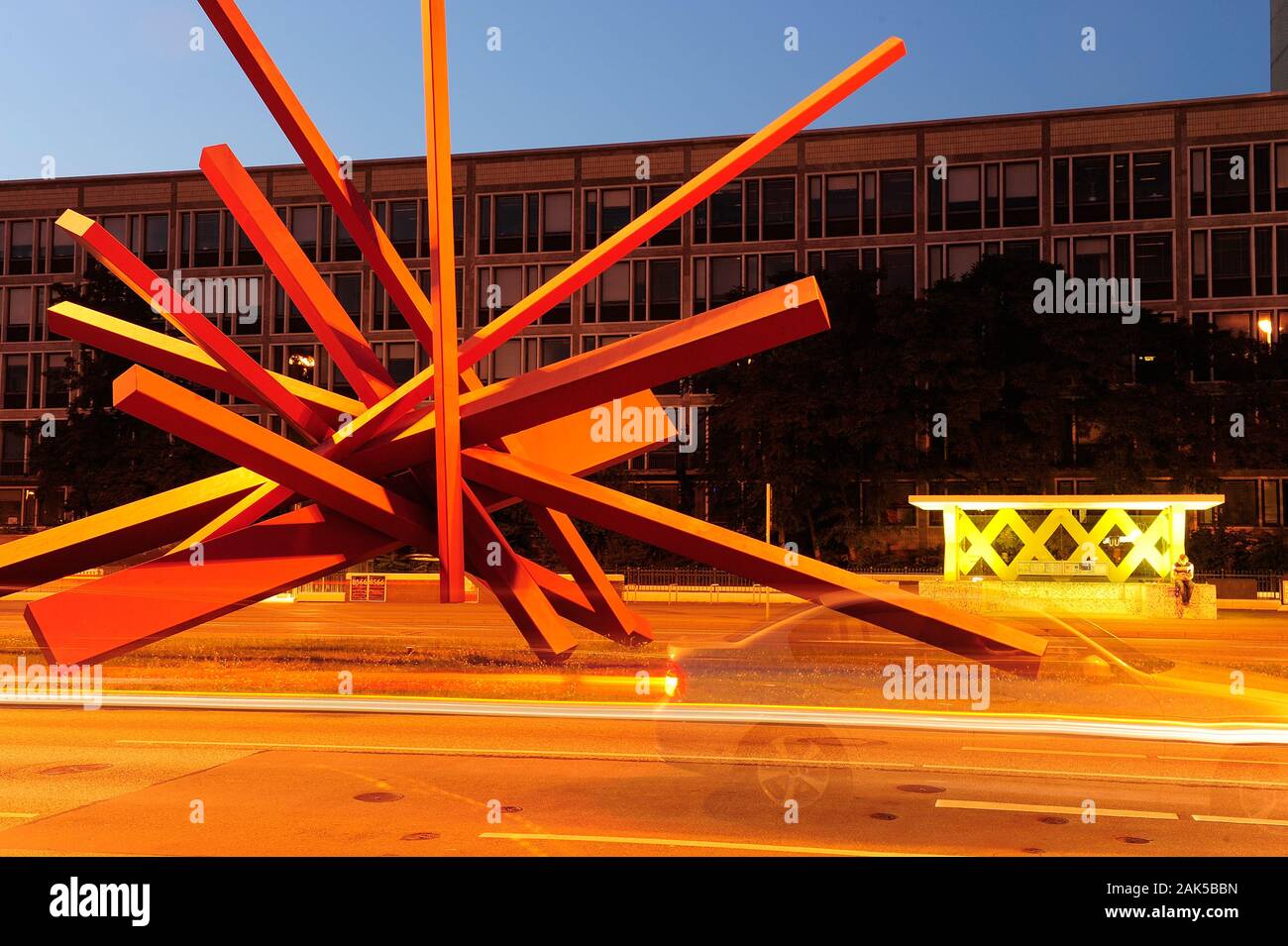 Im oeffentlichen raum -Fotos und -Bildmaterial in hoher Auflösung – Alamy