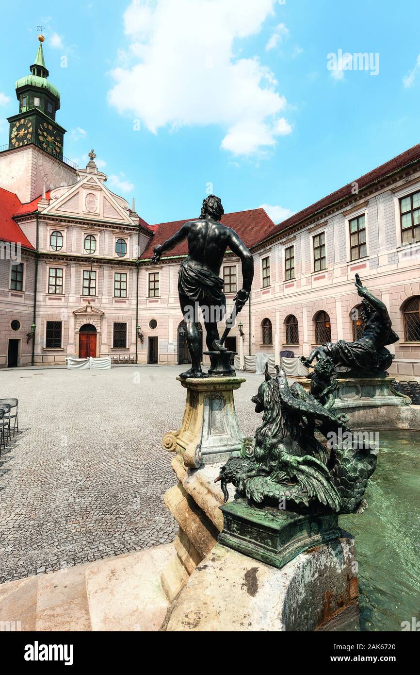 Wittelsbacher brunnen -Fotos und -Bildmaterial in hoher Auflösung - Seite 2 - Alamy