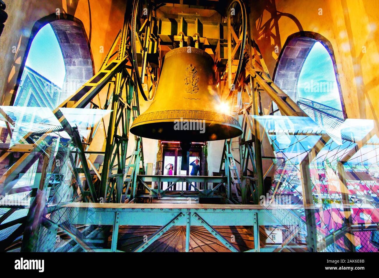 1. Bezirk/Wieden: Kirchenglocke "Pummerin" im Stephansdom, Glocke am ...