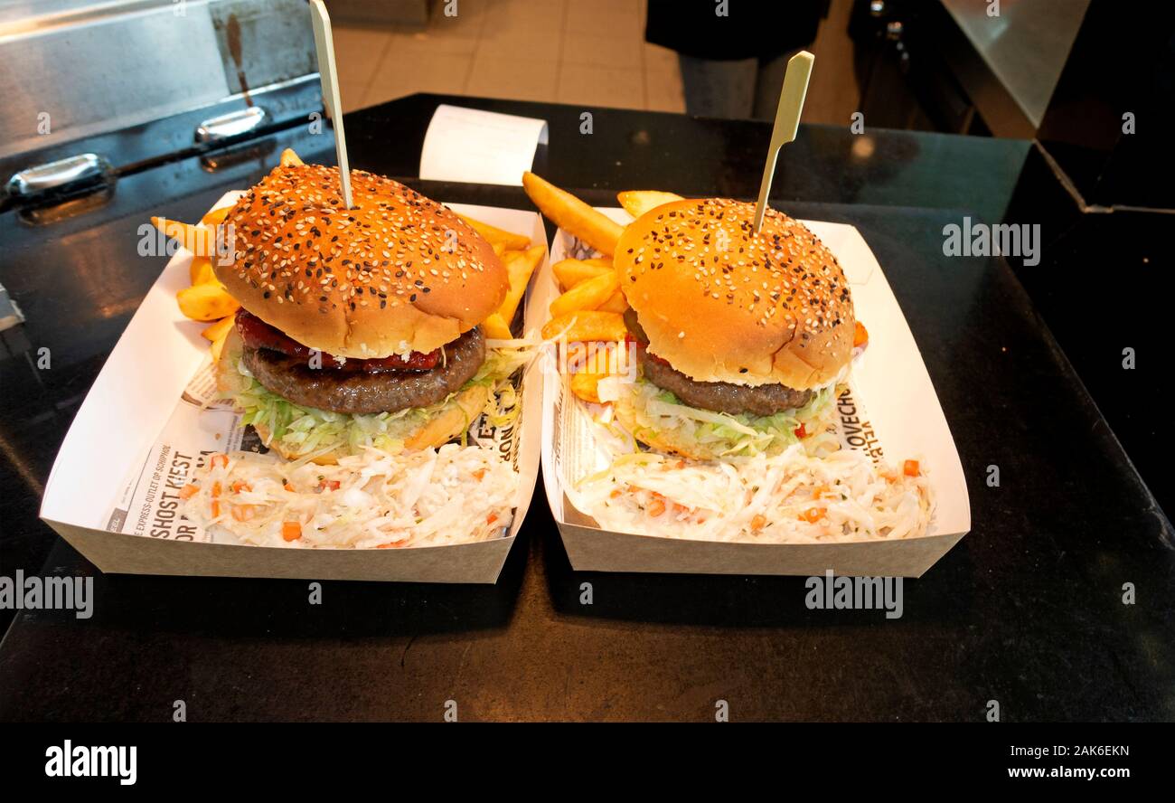 Unsere köstlichen Bestellung von Hamburger und Pommes Frites am ...