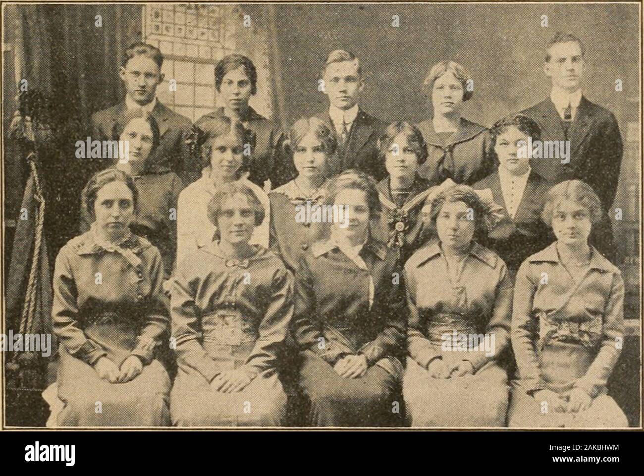 Die Tiptonian. Obere Reihe von links nach rechts - Zena Walker, Ralph ...