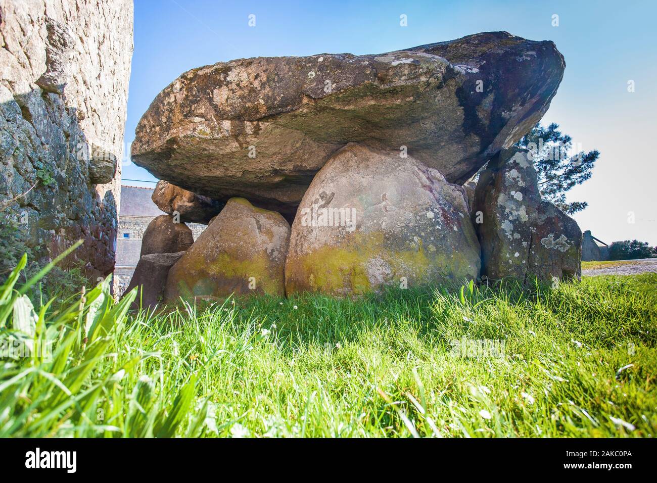 Der dolmen von crucuno -Fotos und -Bildmaterial in hoher Auflösung – Alamy