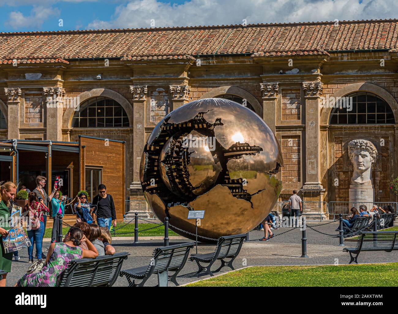 Sie sind in einer kugel -Fotos und -Bildmaterial in hoher Auflösung – Alamy