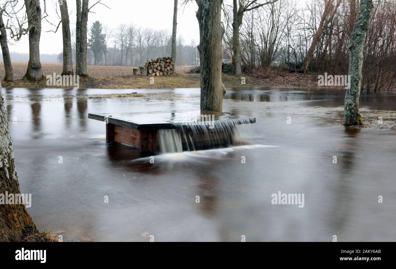 Tuhala Witch's Well, in Estland, Nordeuropa. Eine Legende besagt, dass ...