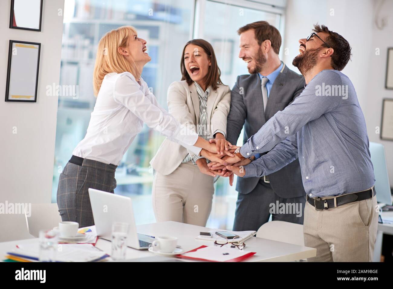 Teamwork meeting -Fotos und -Bildmaterial in hoher Auflösung – Alamy