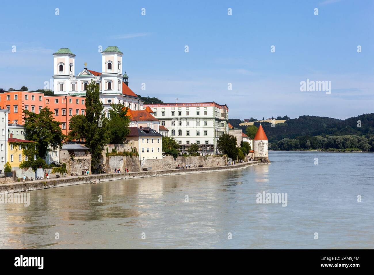 Das flussgasthaus -Fotos und -Bildmaterial in hoher Auflösung – Alamy