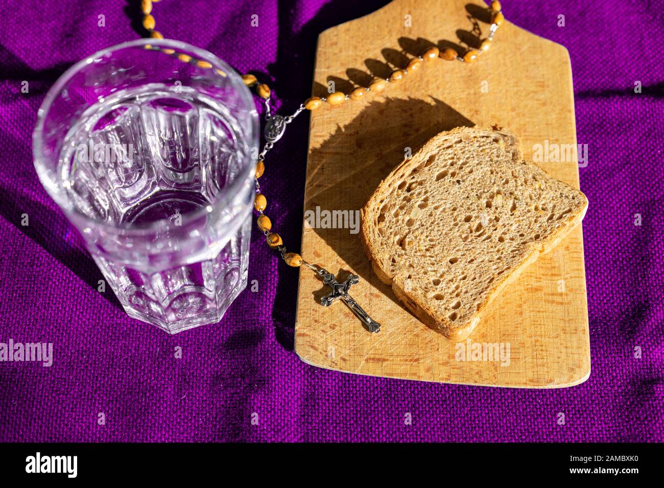 Fastenzeit vor ostern -Fotos und -Bildmaterial in hoher Auflösung – Alamy