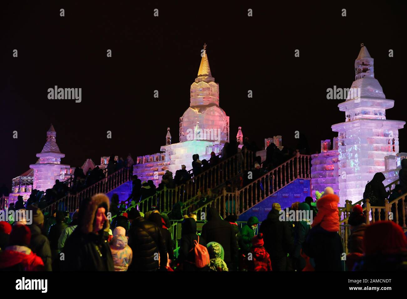 Ice sculptures moscow -Fotos und -Bildmaterial in hoher Auflösung – Alamy