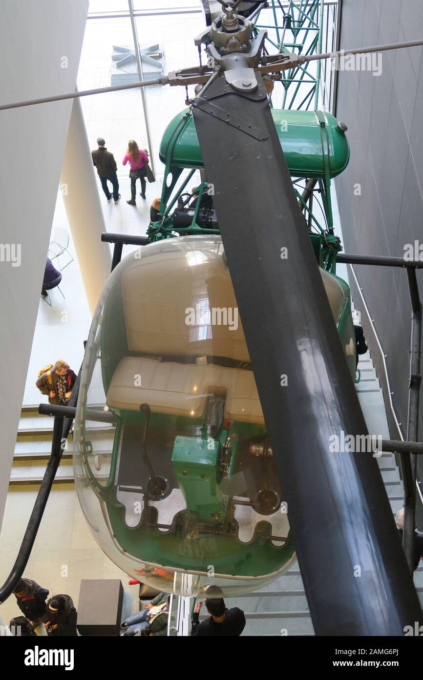 Bell 47d1 hubschrauber -Fotos und -Bildmaterial in hoher Auflösung – Alamy