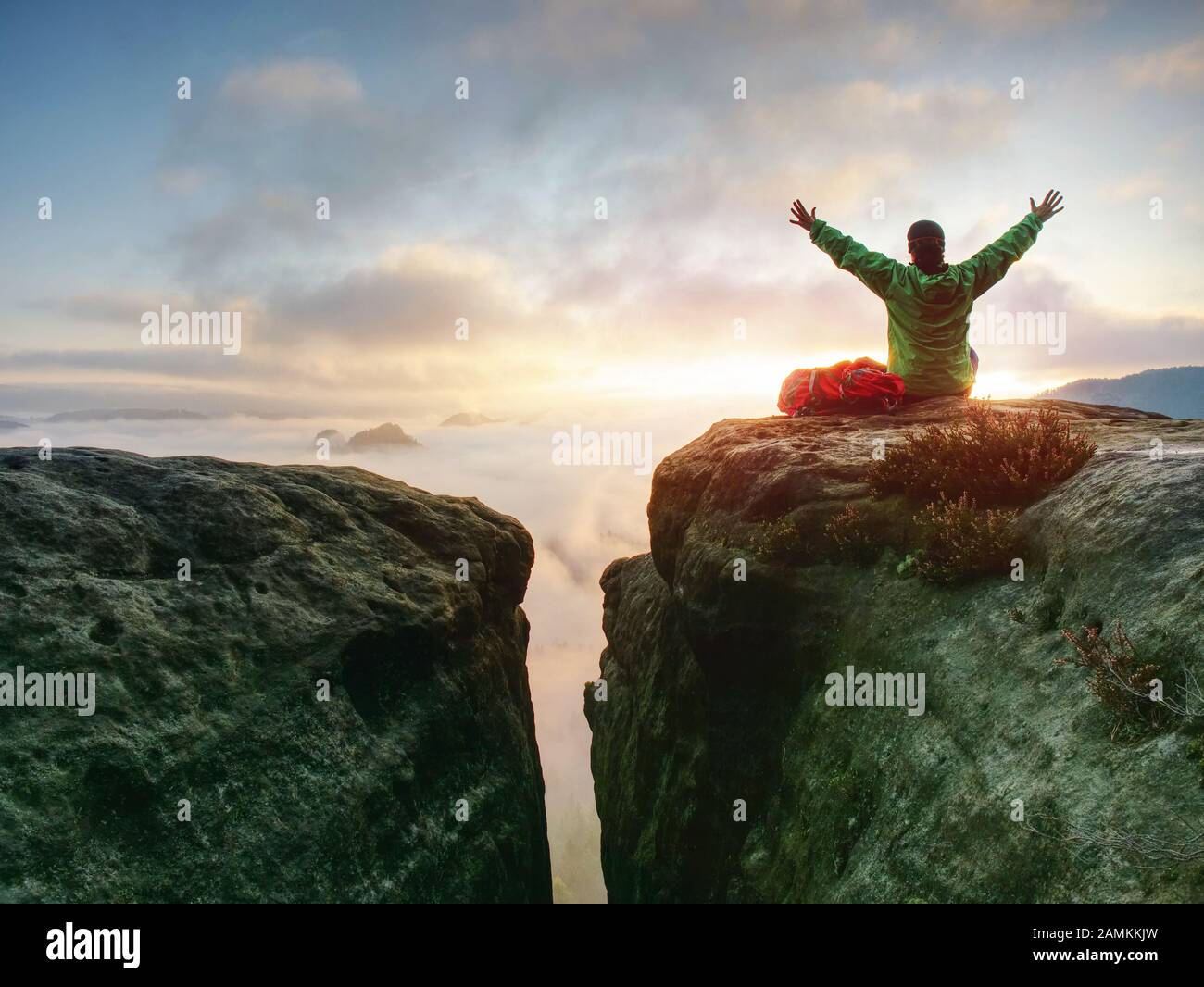 Erhobenen Händen Stockfotos und -bilder Kaufen - Alamy