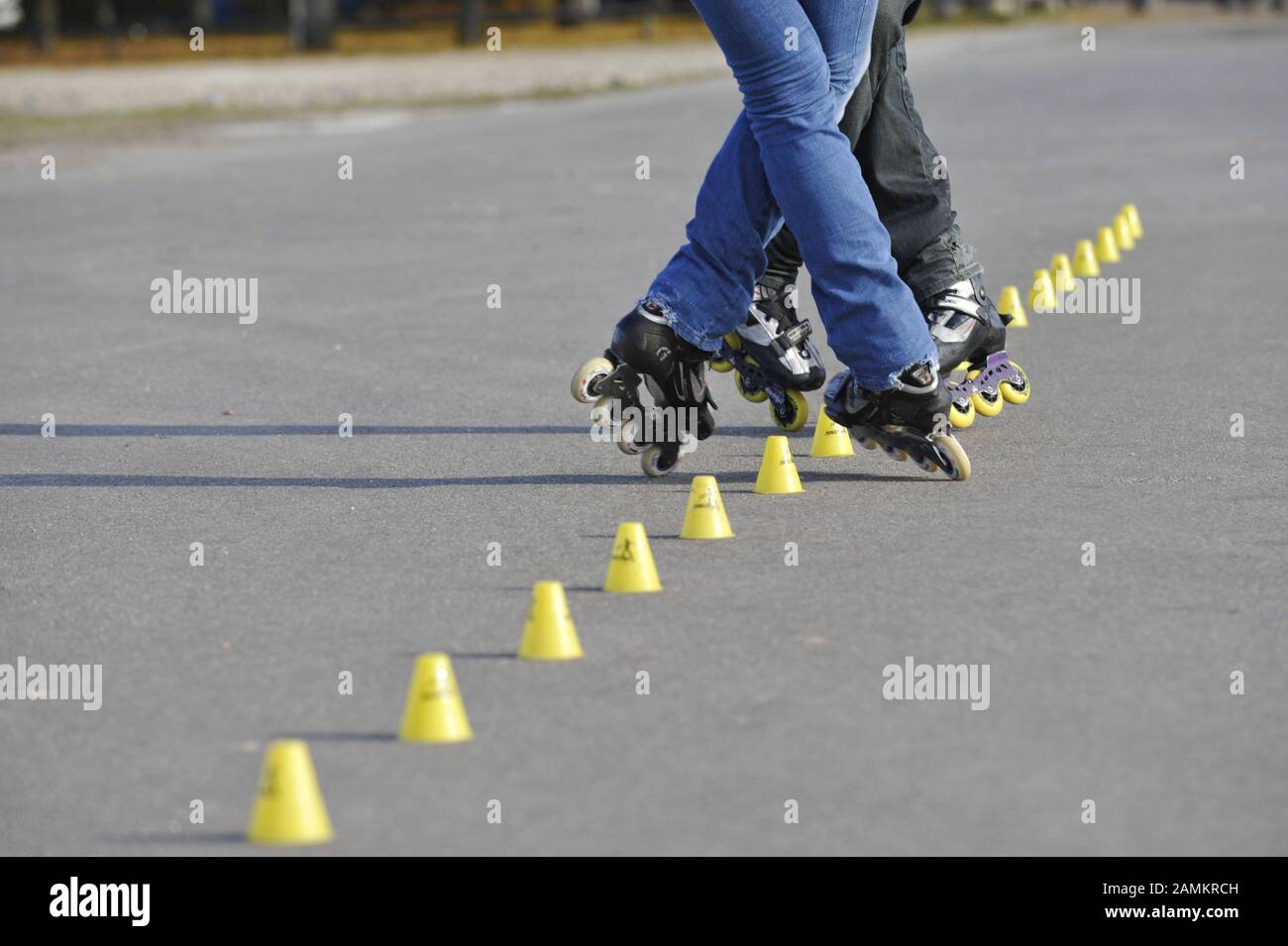 Martin sloboda e anya zierlmann slalom skating sul theresienwiese ...
