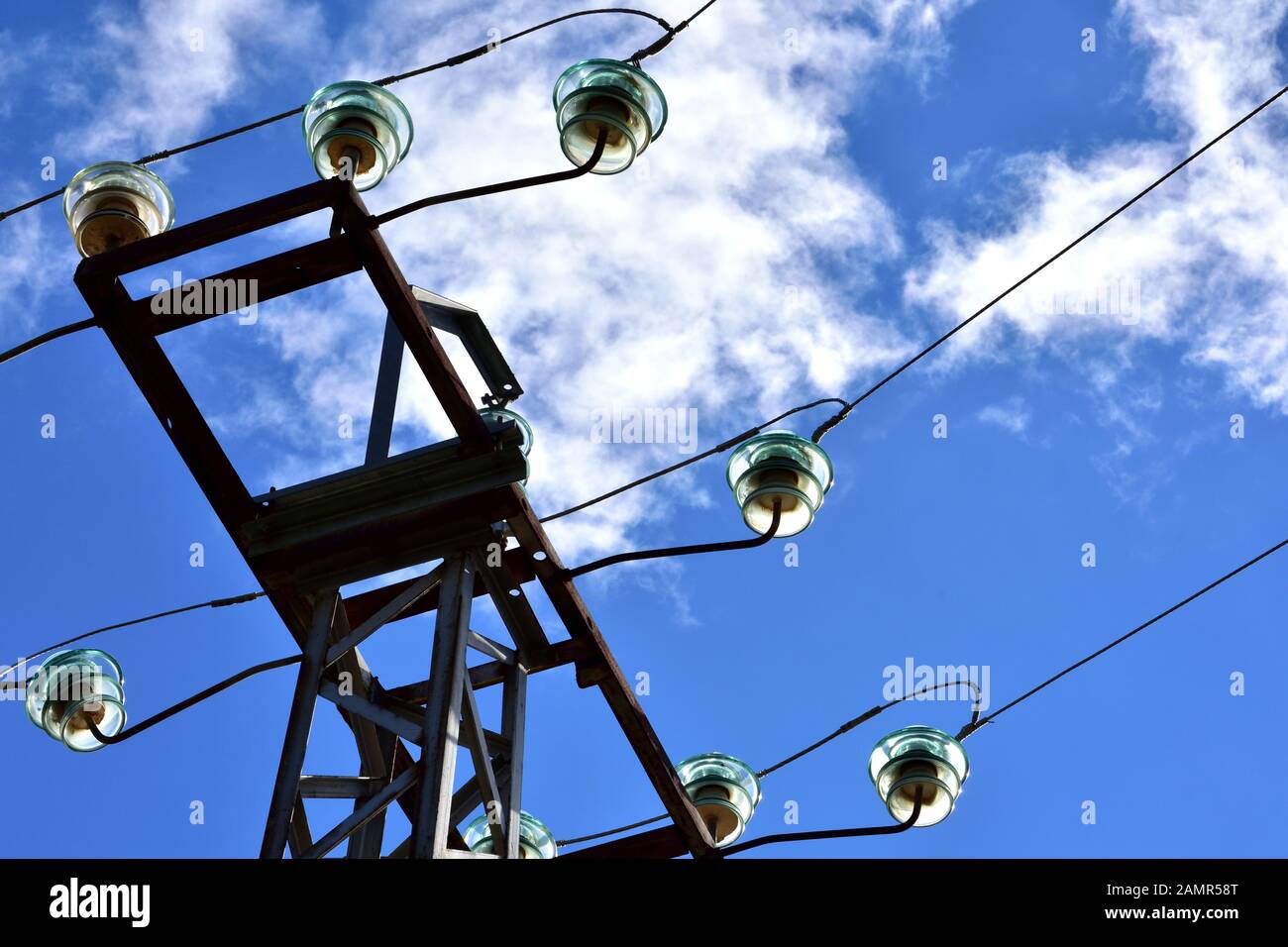 Elektrischer isolator -Fotos und -Bildmaterial in hoher Auflösung ...