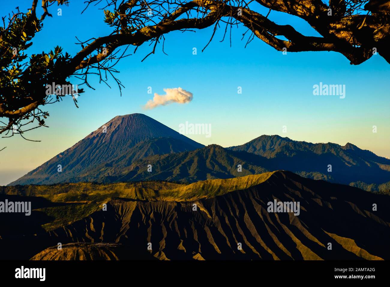 Bromo tengger semeru national park -Fotos und -Bildmaterial in hoher ...