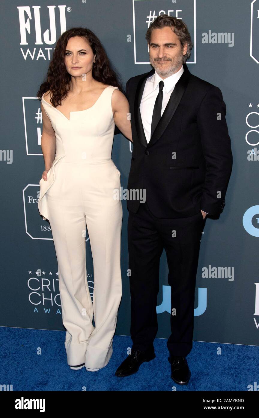 Prominente regen phoenix und joaquin phoenix -Fotos und -Bildmaterial in hoher Auflösung – Alamy