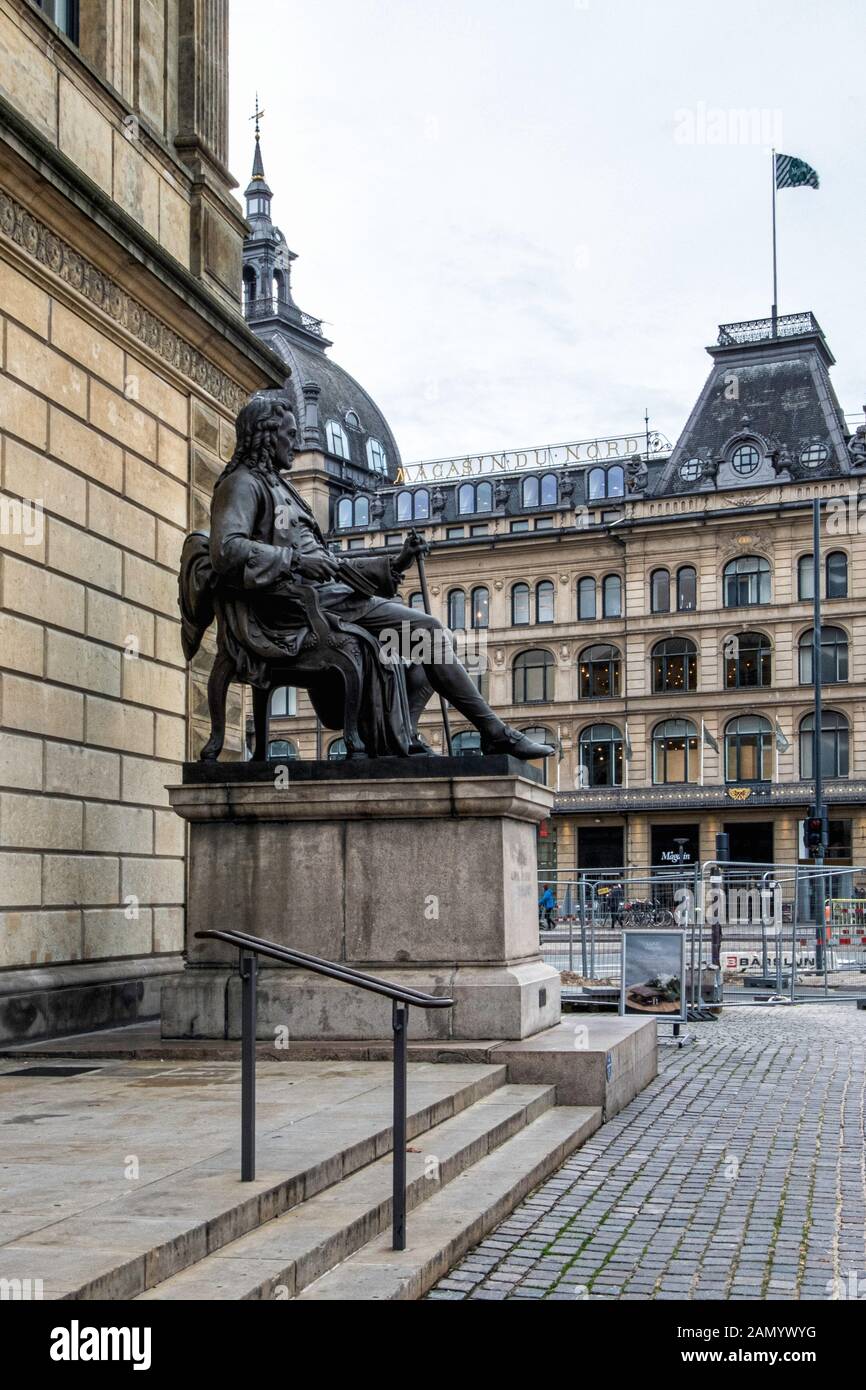 1875 statue des bildhauers theobald stein -Fotos und -Bildmaterial in ...