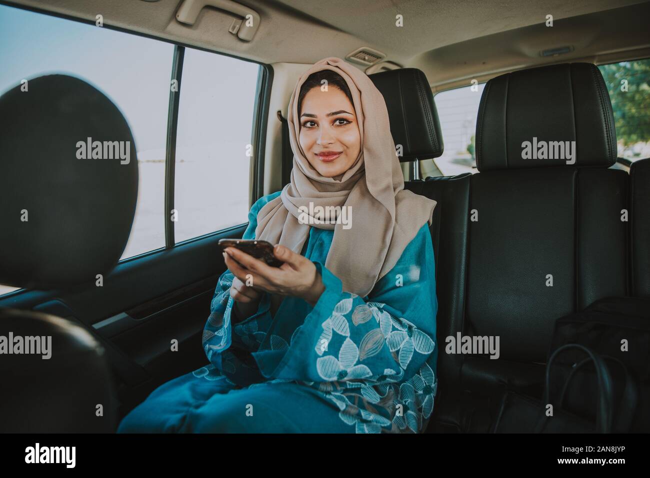 Traditionl Arab Dress Stockfotos und -bilder Kaufen - Alamy