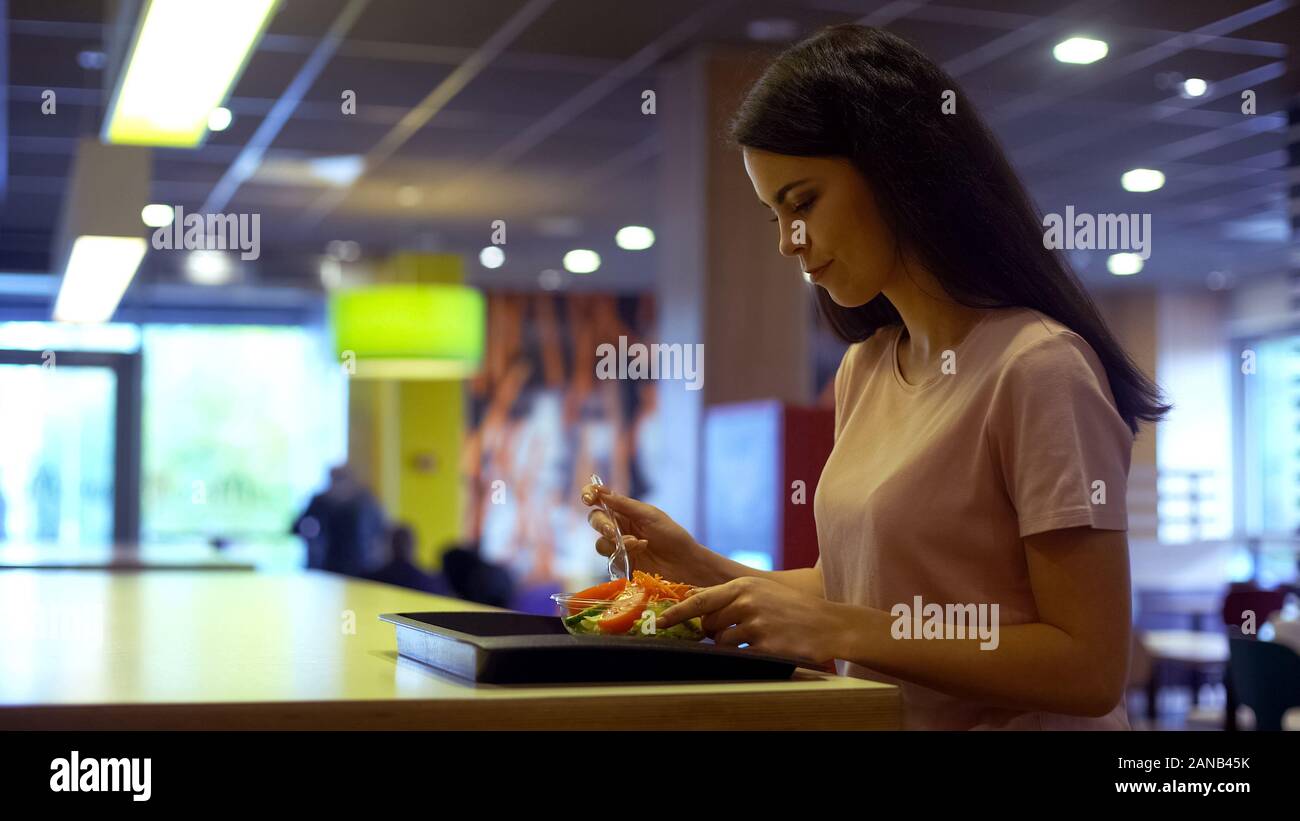 Kantine essen -Fotos und -Bildmaterial in hoher Auflösung – Alamy