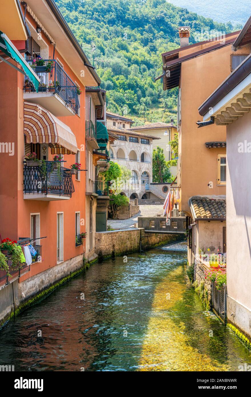Idyllischer Blick in Cassone di malcesine, schönen Dorf am Gardasee ...
