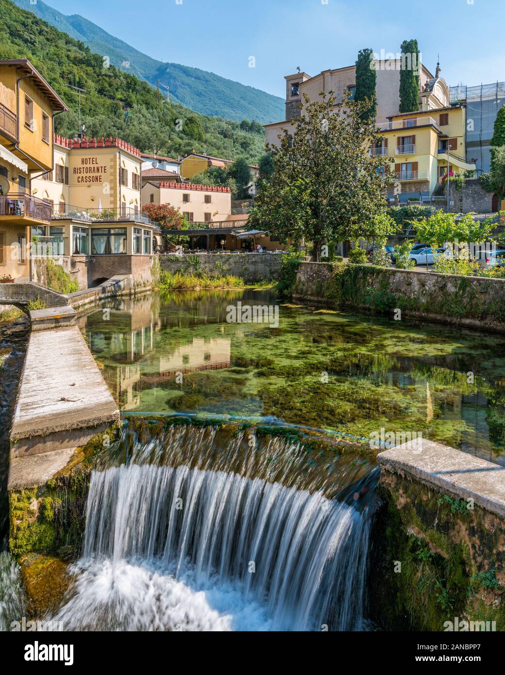 Cassone di malcesine am gardasee -Fotos und -Bildmaterial in hoher ...