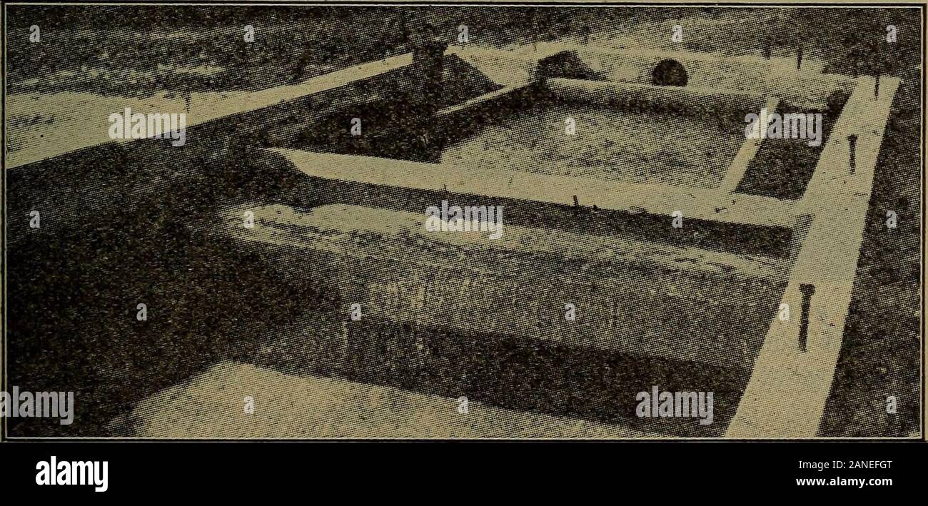 Kleiner tank -Fotos und -Bildmaterial in hoher Auflösung – Alamy