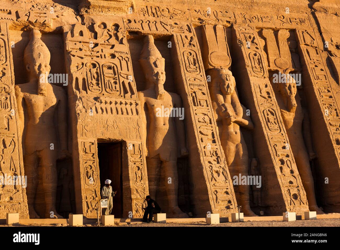 Morgenszene von Nefertaris Tempeln, Tempel von Nefertari, Abu Simbel ...