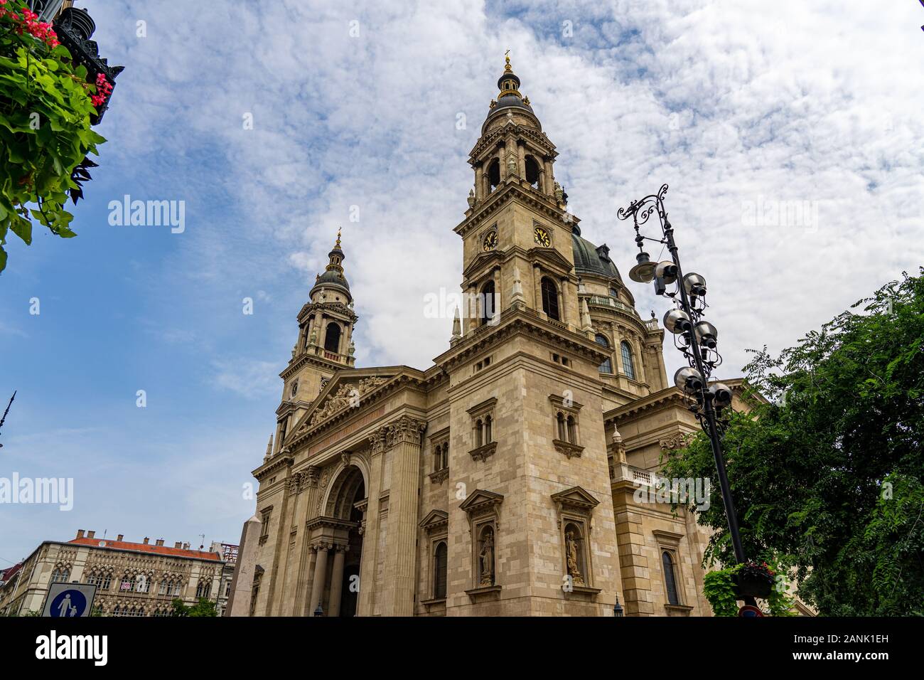 Kirchturm In Budapest Stockfotos und -bilder Kaufen - Alamy