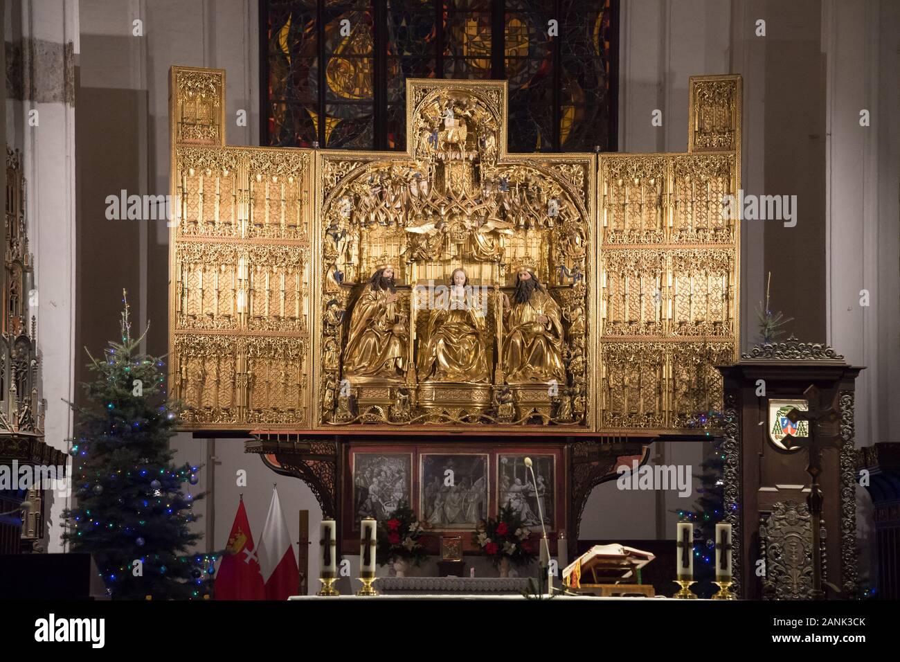 Gothic high altar -Fotos und -Bildmaterial in hoher Auflösung – Alamy