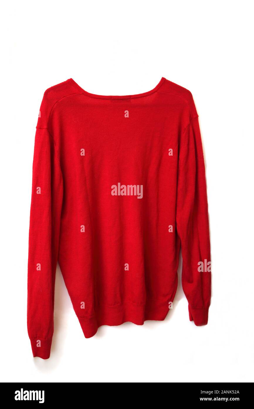 Roter pulli pullover -Fotos und -Bildmaterial in hoher Auflösung – Alamy