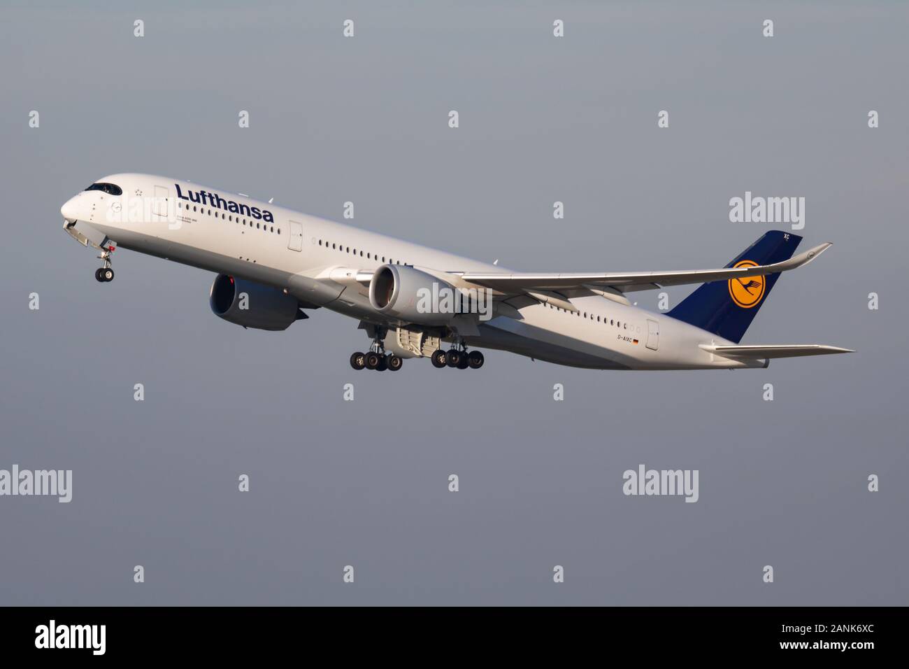 Lufthansa, airbus a350 900 -Fotos und -Bildmaterial in hoher Auflösung ...