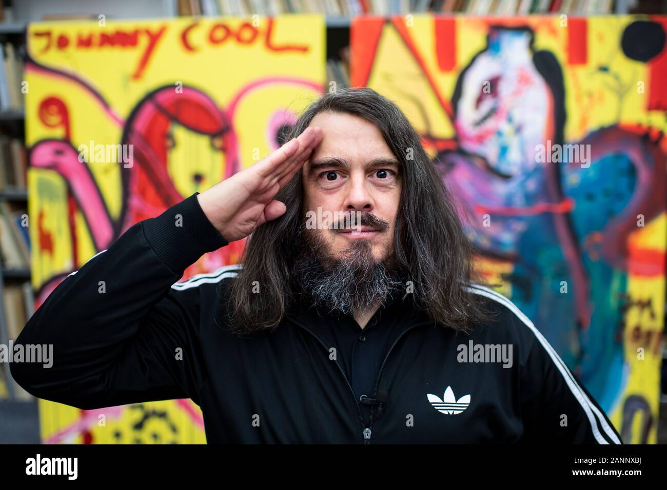 Berlin, Deutschland. 17 Jan, 2020. Jonathan Meese, Künstler, steht in ...