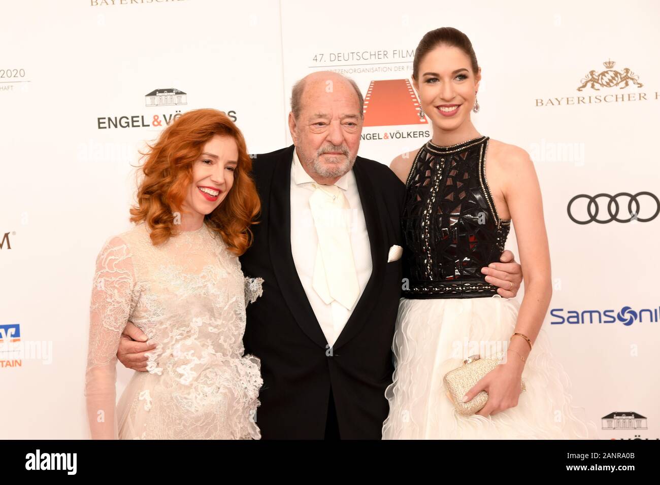 München, Deutschland. 18 Jan, 2020. Ralph Siegel (M), seine Frau Laura ...