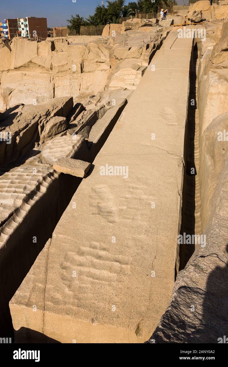Unvollendeter obelisk assuan -Fotos und -Bildmaterial in hoher ...