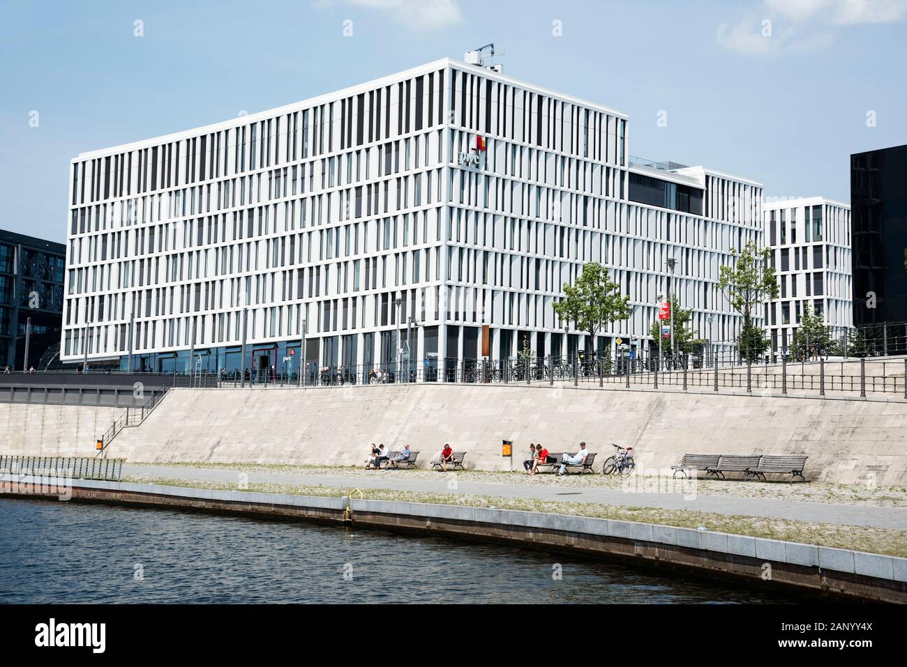 Pricewaterhousecoopers gebäude -Fotos und -Bildmaterial in hoher ...