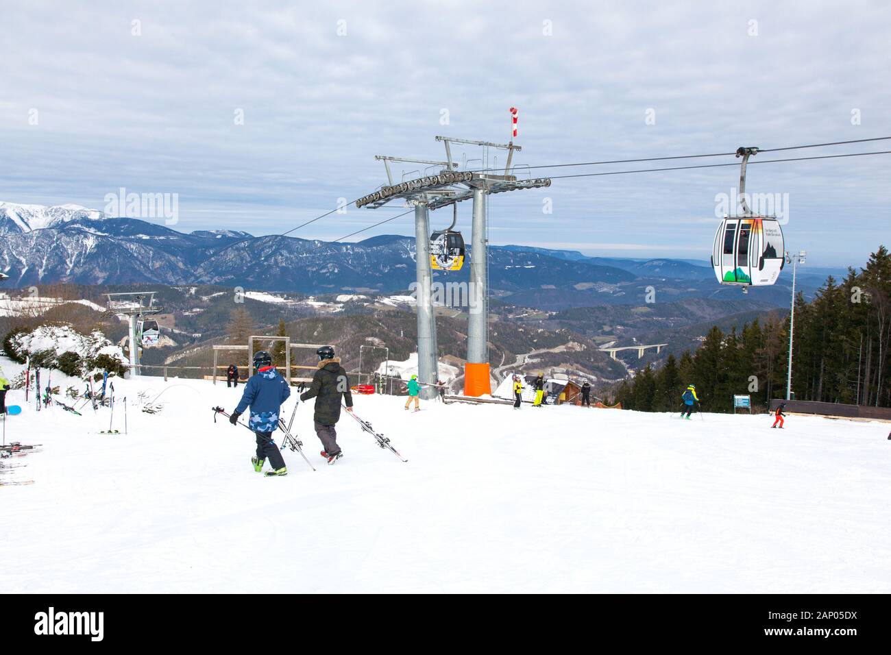 Semmering skigebiet -Fotos und -Bildmaterial in hoher Auflösung – Alamy