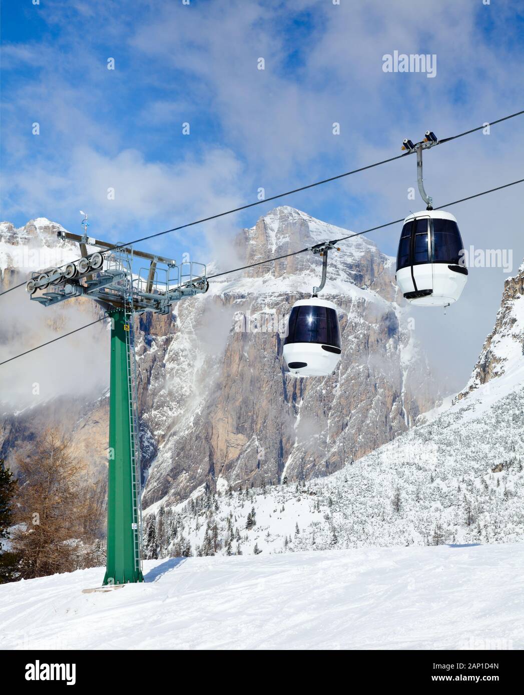 Luftseilbahn gondelbahn -Fotos und -Bildmaterial in hoher Auflösung – Alamy