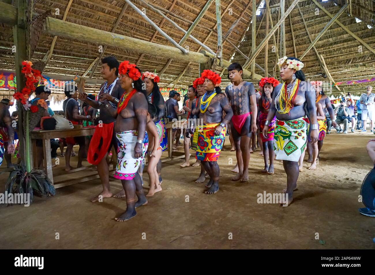Embera frauen der darien -Fotos und -Bildmaterial in hoher Auflösung ...