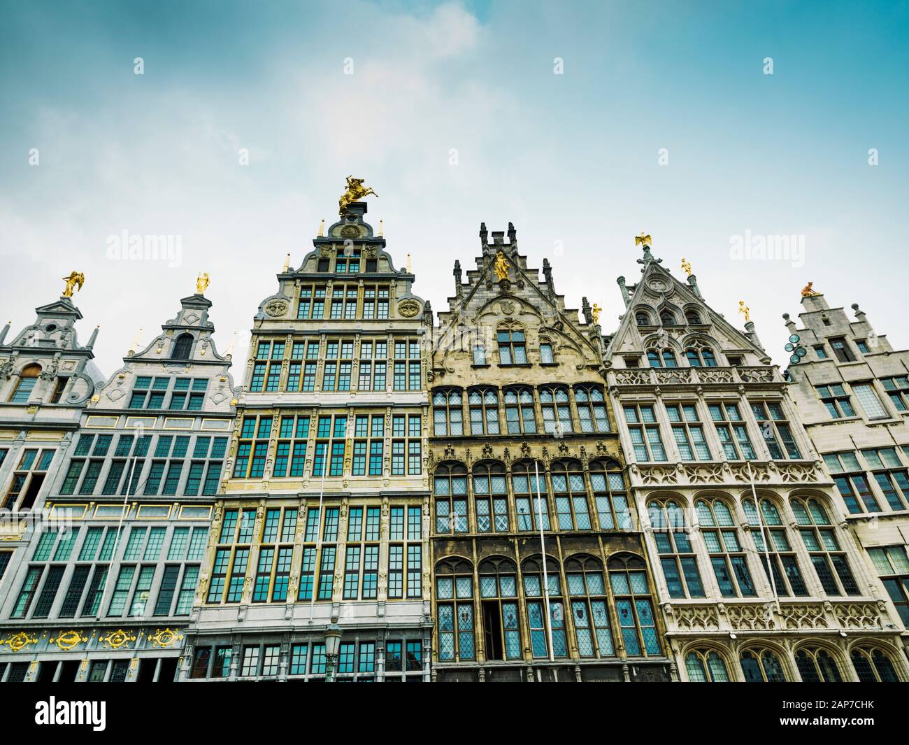 Architektur und kunst in antwerpen -Fotos und -Bildmaterial in hoher Auflösung – Alamy