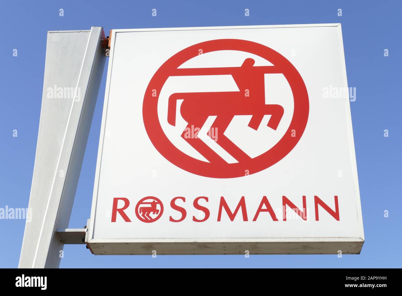 Rossmann Logo Stockfotos und -bilder Kaufen - Alamy